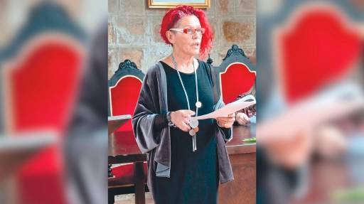 Pepa Cantarero explora la melancolía, la belleza y la locura en ...