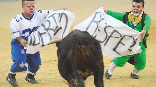 Los “enanitos toreros” sacan las risas de los niños en un espectáculo ...
