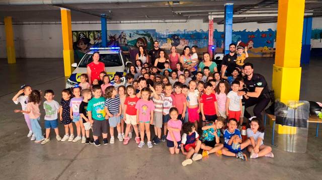 El CEIP Cándido Nogales conoce el trabajo diario de la Policía Local de ...