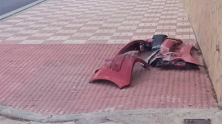 Queda libre tras atropellar a un agente y agredir a otro