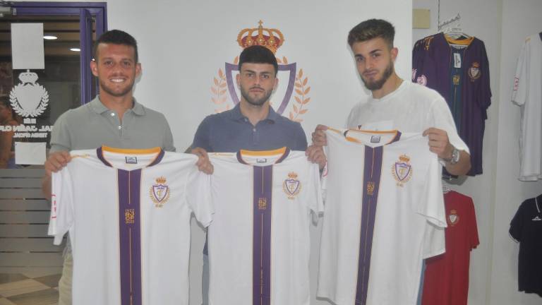 Manosalva, Cancelo y David León ya lucen la “blanca” del Real Jaén