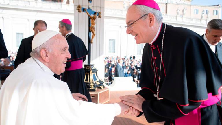 Saludo del papa y el obispo de Jaén en la peregrinación diocesana a Roma Saludo del papa y el obispo de Jaén en la peregrinación diocesana a Roma