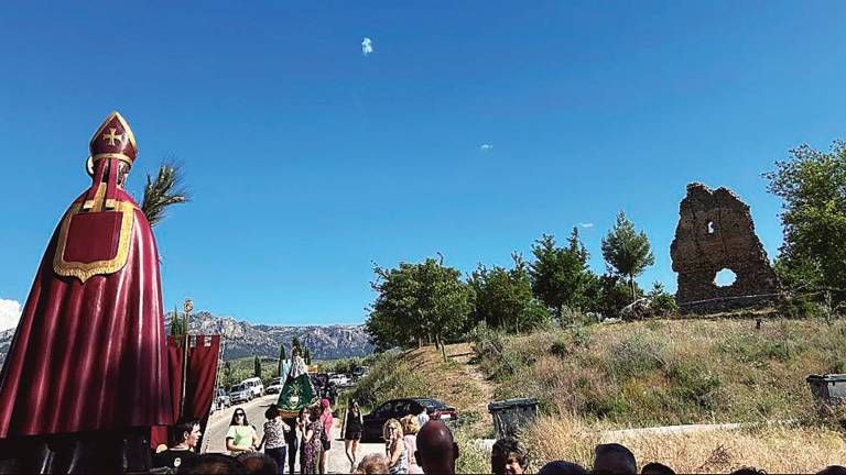 Lucen los patronos en las Fiestas de Nubla