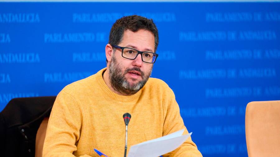 Toda la oposición echa en cara a Juanma Moreno que la comunidad es la ...