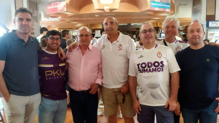 Así de animados viajaban los aficionados del Real Jaén hacia Almería