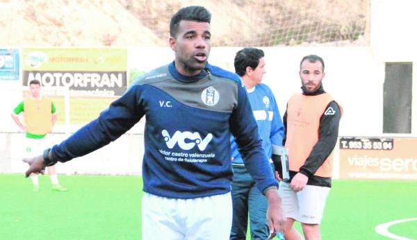 Bodipo busca la fórmula del éxito en su estreno ante el Recre