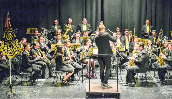 Con gran ritmo y compás