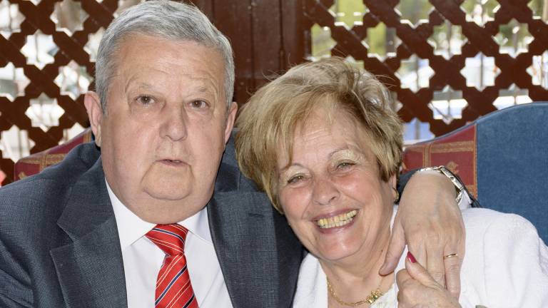 Rafael y Tina, 43 años de matrimonio