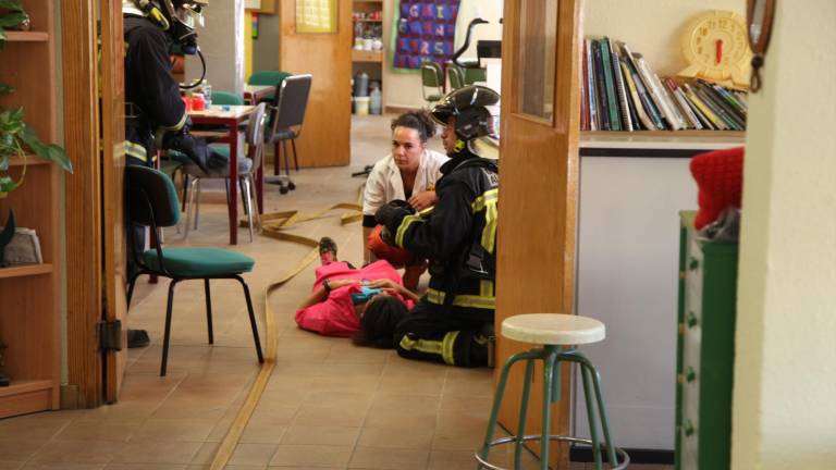 Simulacro de incendio con atrapados en “Los Amigos”
